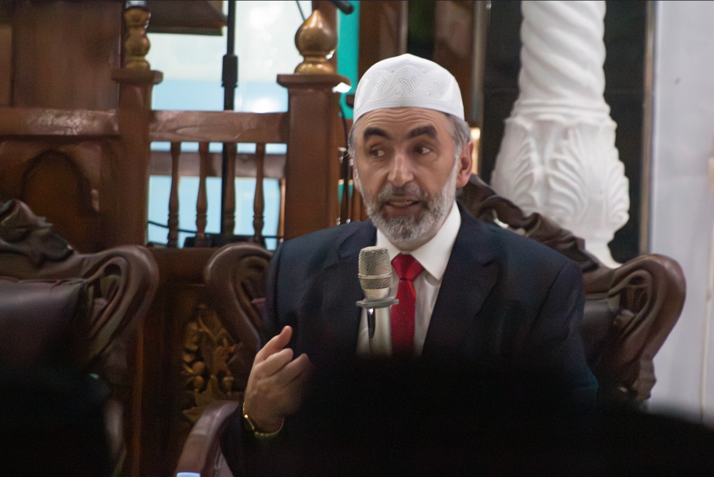 Menggali Inspirasi Bahasa bersama Prof. Dr. Imam Muhammad Bashar Arafat di Pondok Modern Al ...